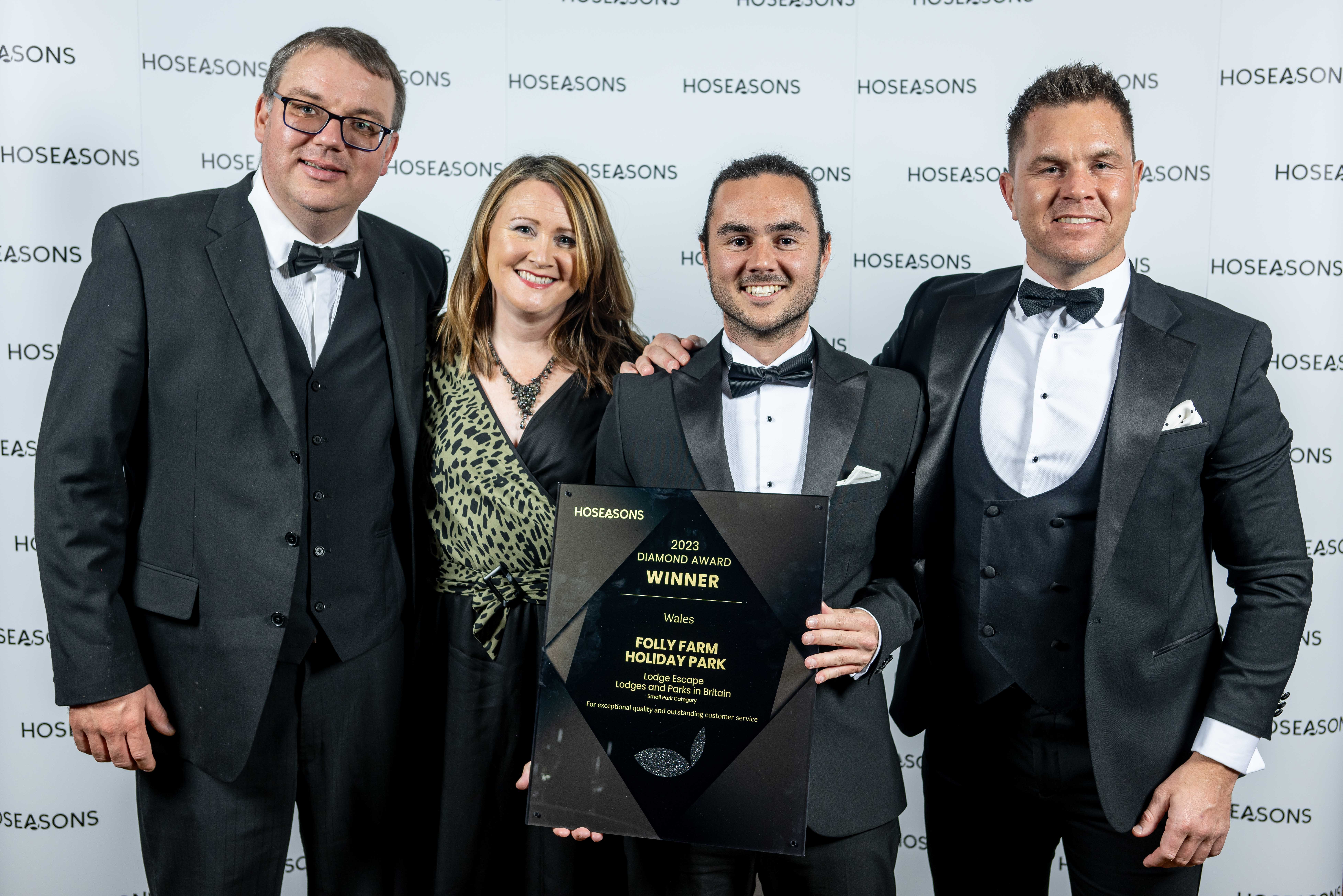 Hoseasons Diamond Award Winners 2023 • Folly Farm Best Lodge Escape